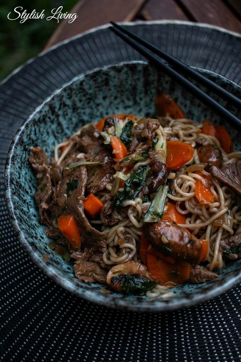 Hühnerfrikassee mit grünem Spargel, Champignons und Risi Bisi nach Tim ...